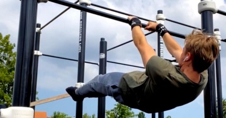 The 4 Best Front Lever Exercises in Calisthenics - Calisthenics Worldwide